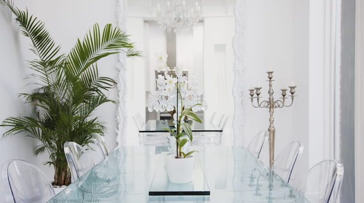 How to Make Your Small Space Look Bigger - Daakor