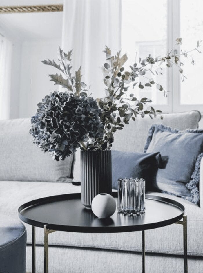 5 Rules to Creating an Insta-Worthy Coffee Table - Daakor